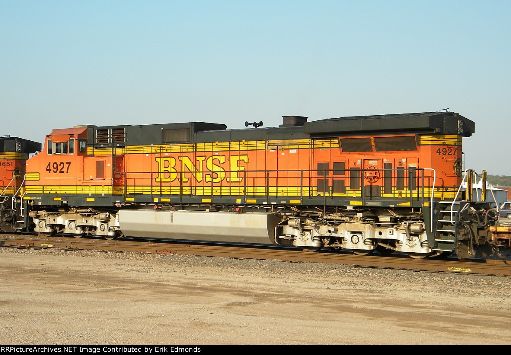 BNSF 4927